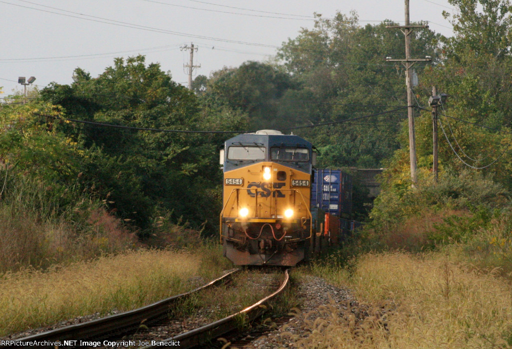 CSX 5454 on Q190